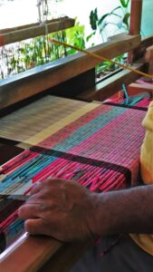 Dumbara Weaving: Sri Lankan Art, Skill & Village Life - Khiri Travel